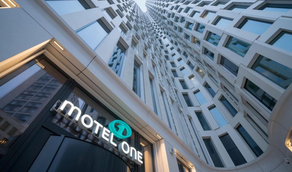 Motel One Berlin-Upper West: Ein Besuch in dem Low-Budget-Hotel – THE ...